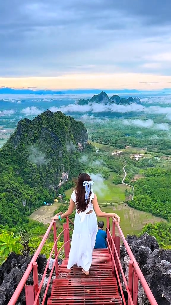တောင်ဝိုင်း ရောက်ရင် ဒါမျိုးလေး ရိုက် 😍 ခုလိုမိုးဦးရာသီလေးမှာ ရေပြင်ကျယ