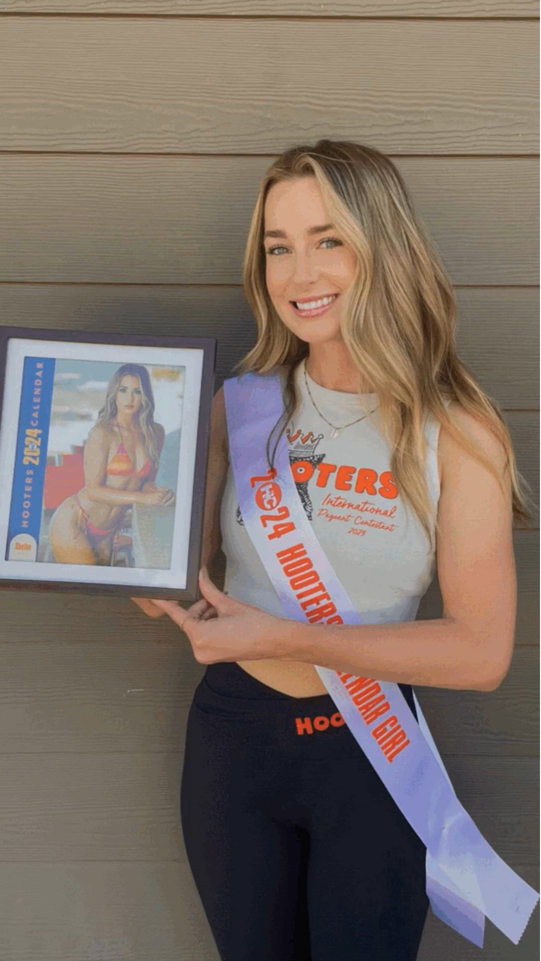 👻 Happy Halloween Come Visit Today To See The Hooters Girls Out Of