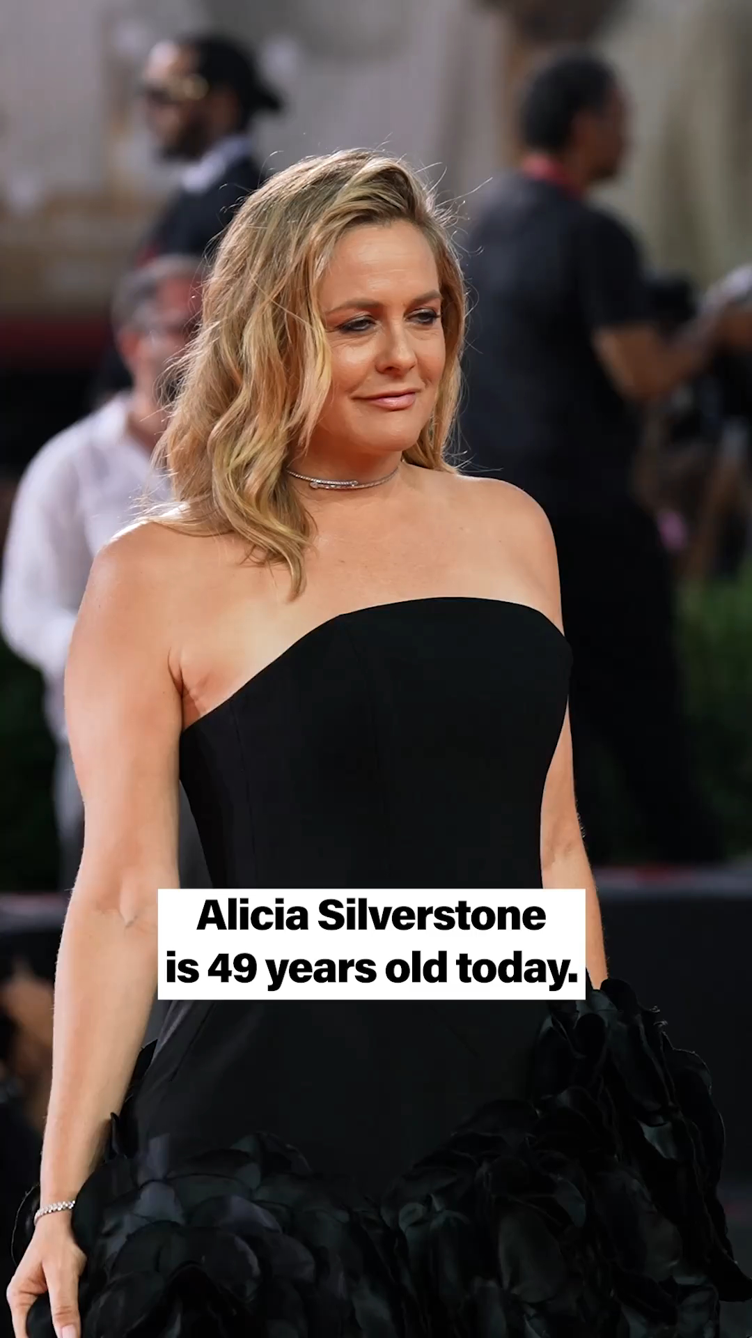 Alicia Silverstone Doesnt Age 🎥 Getty Images Fblifestyle
