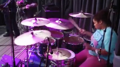 Hey Drummers! Have you ever seen/heard Nikki Glaspie play live? Nikki ...