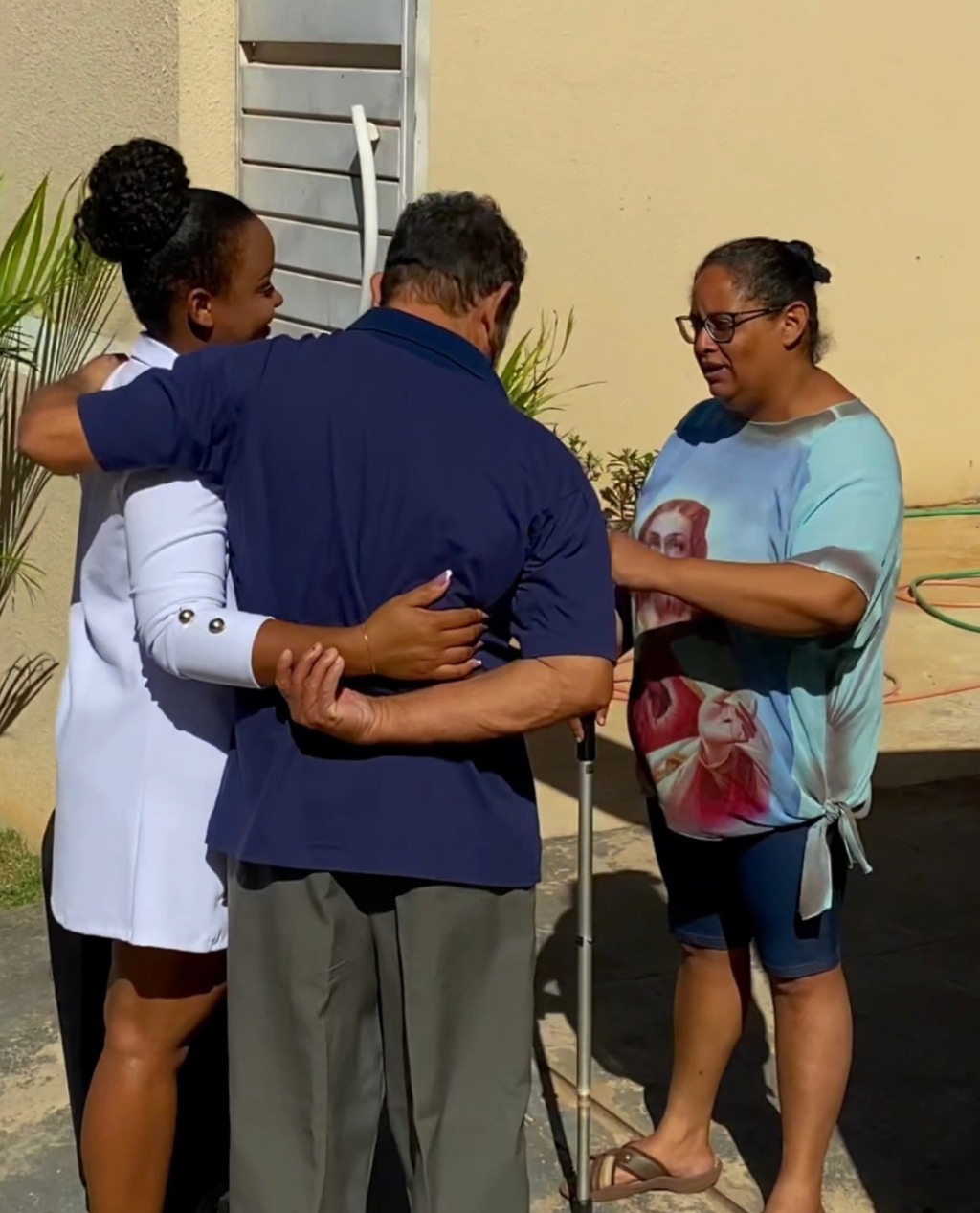 Trocou Sua Esposa Por Ela Está Velh E Enrugada Por Uma Novinha Sem
