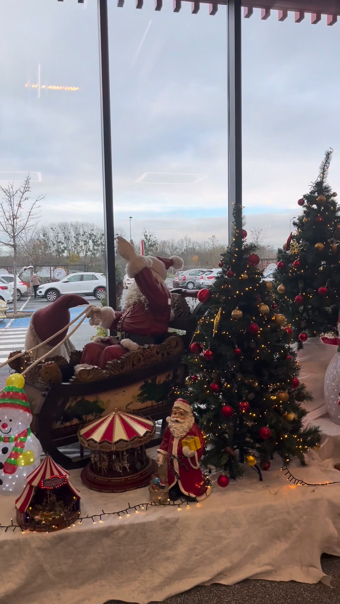 🎅 La magie de Noël est chez nous ! 🎅 Venez découvrir notre superbe ...