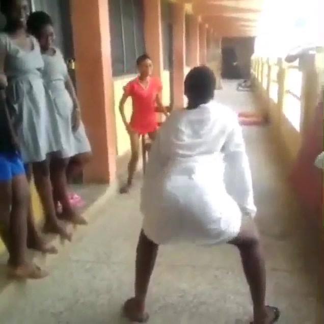 Middle School Girls Twerking