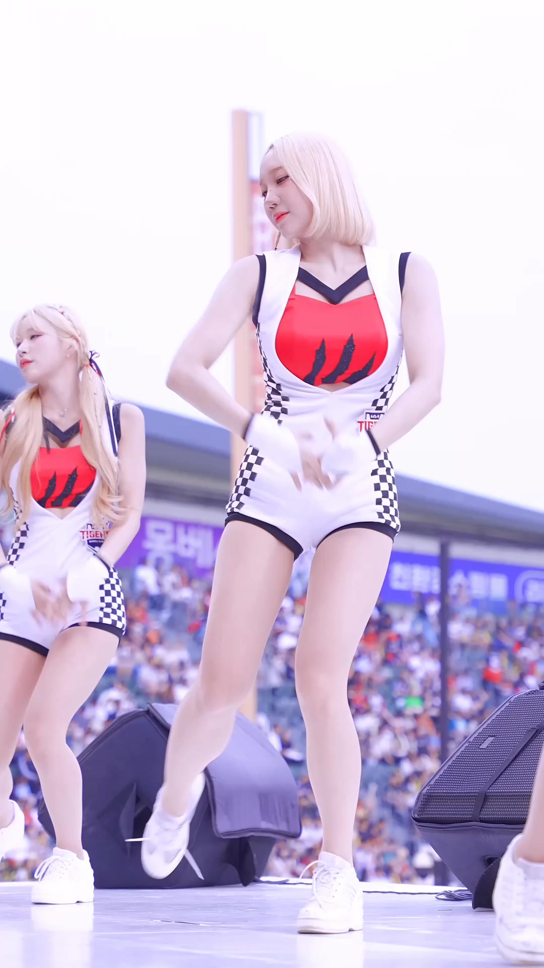 This Is Love Butt Dancing Park Sung Is Park Sung Eun Cheerleader Like 1205