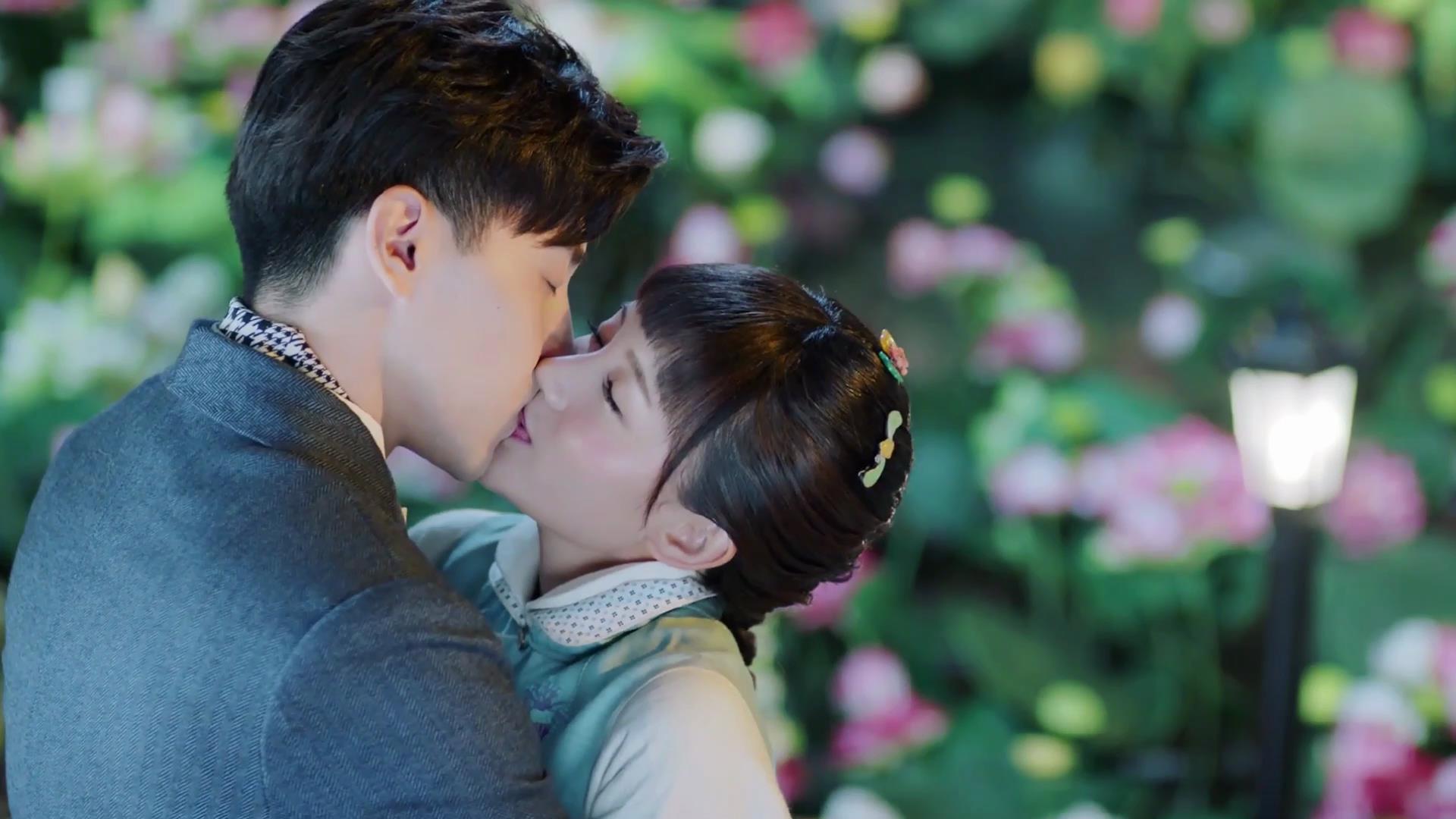 Kiss Scene After Hearing That His Eldest Brother Professed His Love To