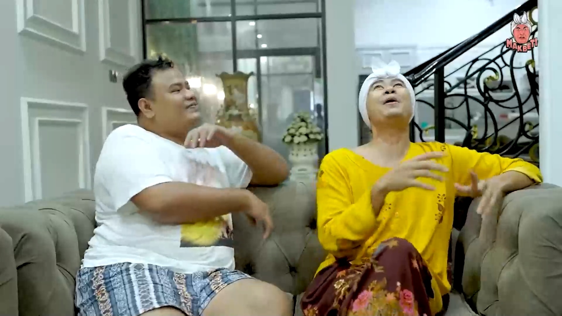 Mak Beti Grebek Rumah Isaya Part 2 Mak Beti Grebek Rumah Isaya Part 2 Follow Keseharian Mak