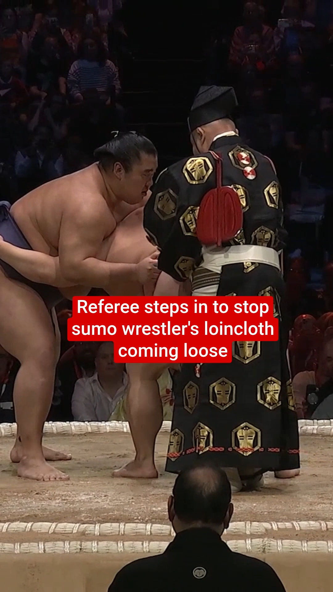 A Sumo Referee Was Forced To Preserve The Modesty Of Two Wrestlers