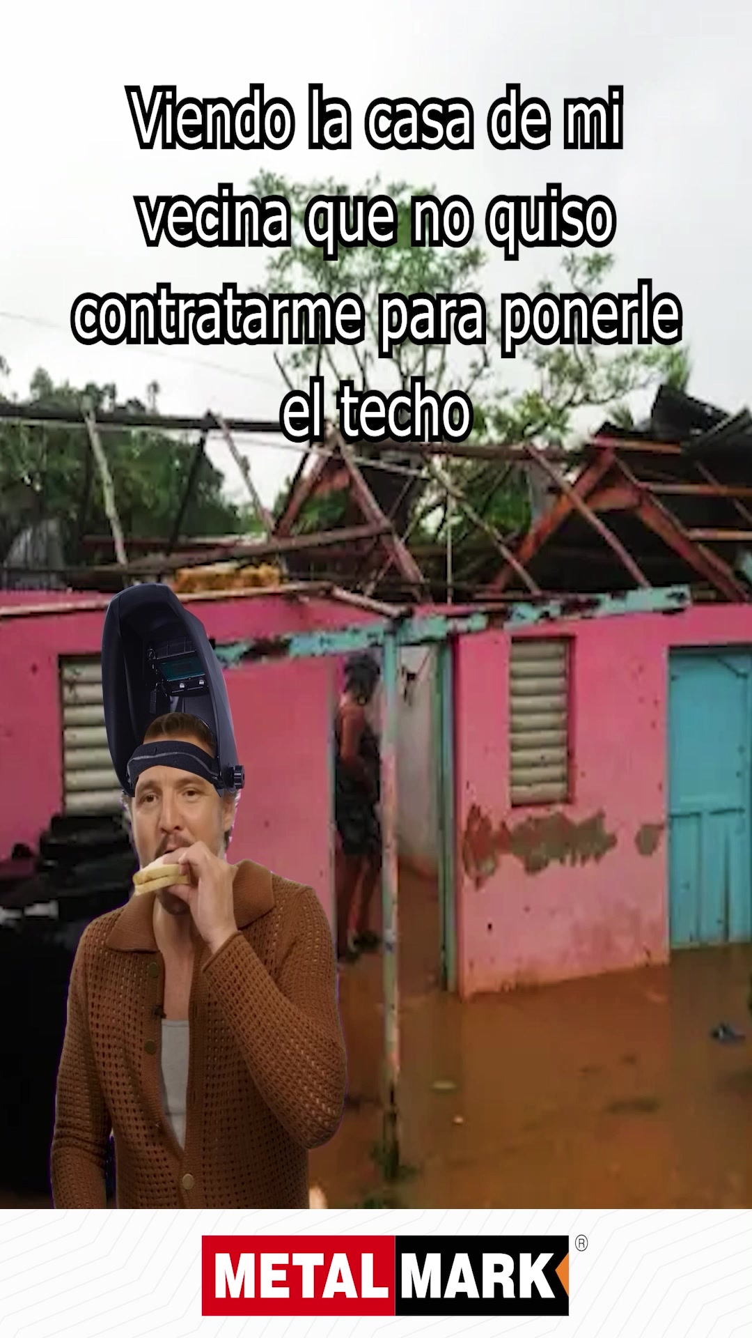 Viendo La Casa De Mi Vecina Que No Quiso Contratarme Para Ponerle El