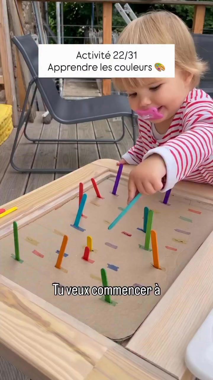ACTIVITÉ : LE CHAMPS DE COULEURS 🌈 ️ En jouant à associer les bâtonnets ...