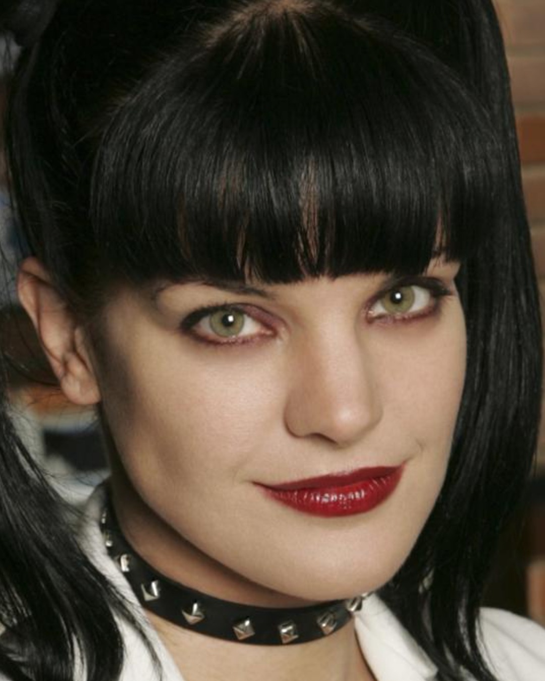 Ncis Pauley Perrettes Iconic Jet Black Hair Is All Fake Ncis Pauley Perrettes Iconic Jet