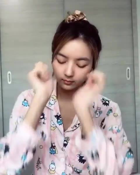 Tutorial Ganti Baju Mau Lihat Cewek Ganti Baju Nih By Cerita 9933