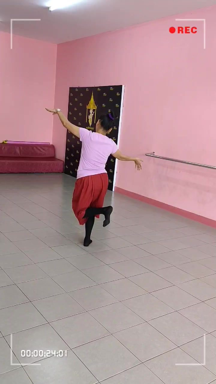 Private Class ป้าแอ๋ว รำฉุยฉายพราหมณ์ นาฏศิลป์ครูหญิง By นาฏศิลป์ 2004