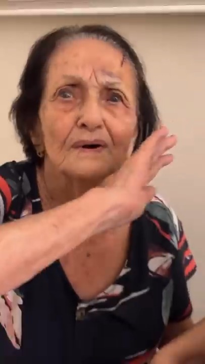 Beijei Minha Esposa Na Frente Da Vó Não Prestou Kkkk Beijei Minha