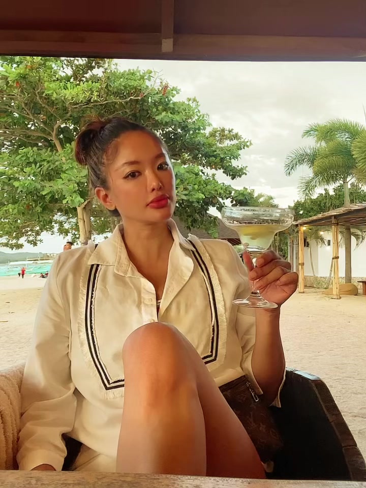 Gwen Garci Is At Club Laiya By Gwen Garci