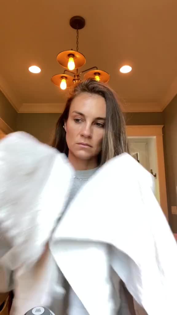 The Best Towel Hack Ever 🙌🏼 Hacks By Angela Lanter