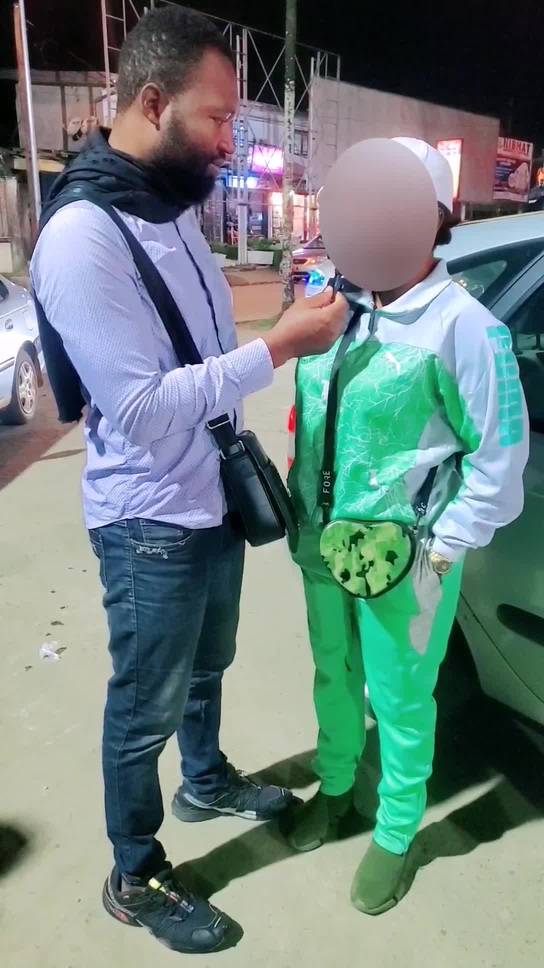 Micro Trottoir Elle A Deux Mecs Et Assume 🆘⛔️elle A Deux Mecs Et