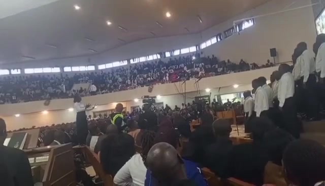 Wow! This lady is really good at Conducting, She has full control over ...