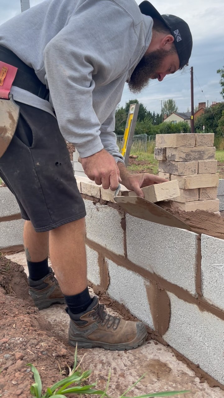 A Excuse To Use This Song 😂😂👌🏼 Bricklayer Brickie