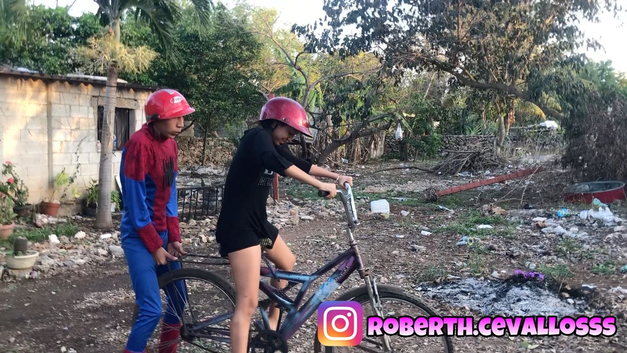 Enseñó A Mi Hermanita A Manejar Bicicleta 😂 Enseñó A Mi Hermanita A Manejar Bicicleta 😂 By