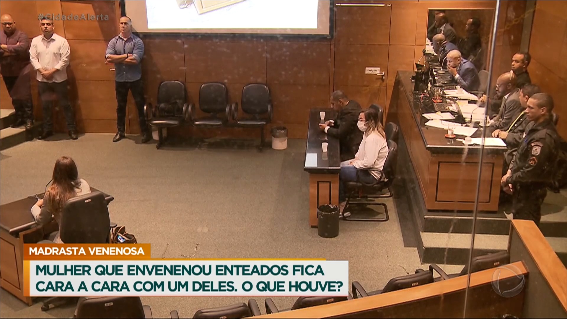 Cidade Alerta Mulher Acusada De Envenenar Enteados Chora Ao Ficar