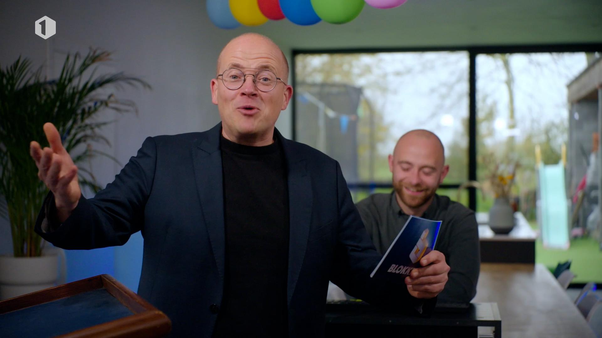 Blokken Niet Op Tv Daar Doen Sven En Soe Niet Aan Mee Vrede Op