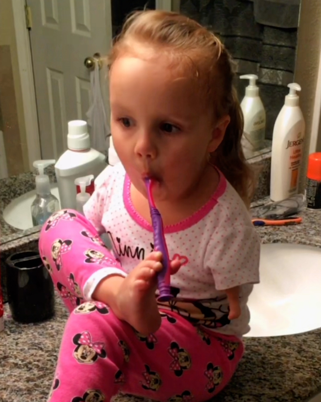 Amazing Girl Does Everything With Her Feet Foot This Amazing Girl