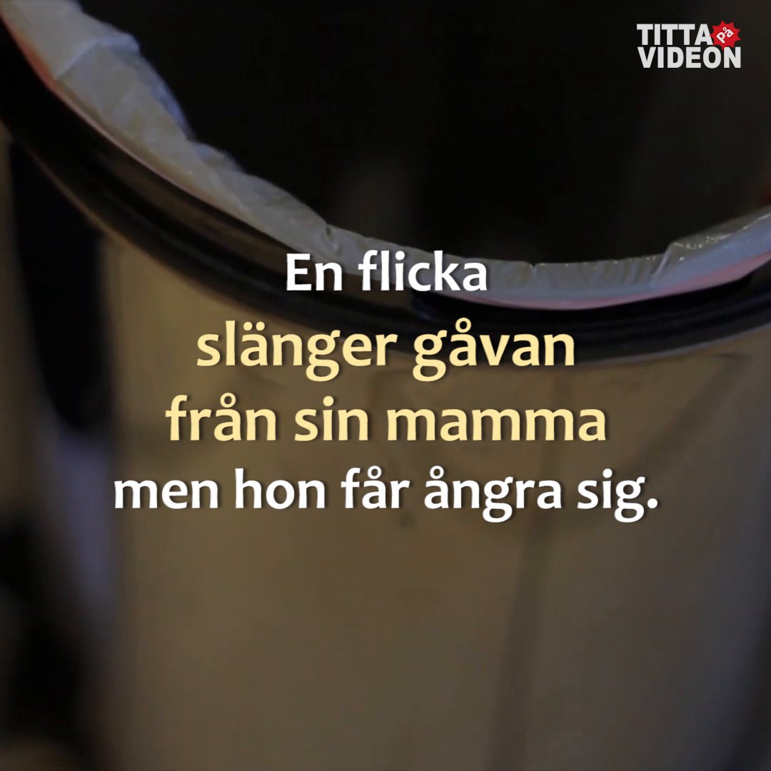En Mamma Ger Sin Otacksamma Dotter En Lektion Mamman Ger Sin