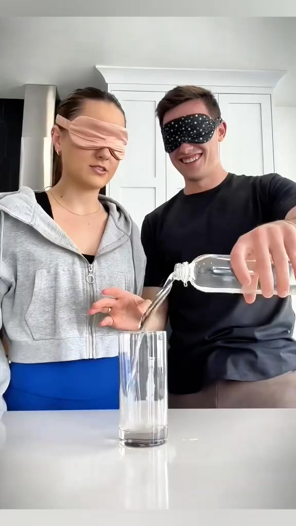 Working Together To Fill The Cup Blindfolded 😃😃😃 Funny Funnyvideo