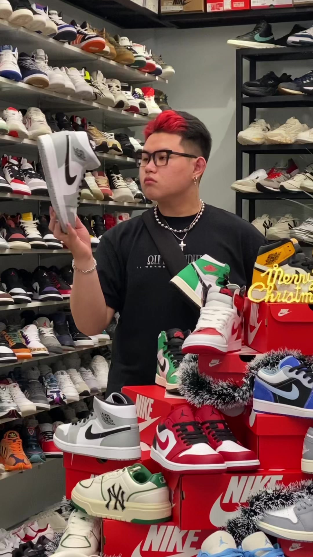 Các Bạn Tậu đồ Vì Giá Tiền Hay Dịch Vụ Nè 🤔 81 Sneaker Review