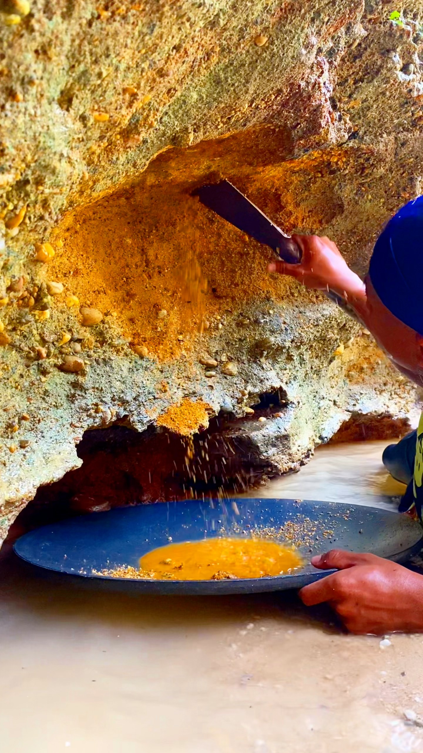 The process of finding gold | finding gold in bedrock fragments ...