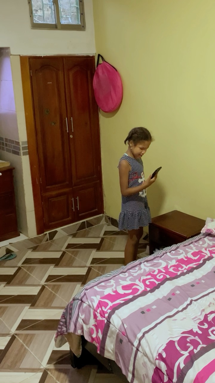 El Telefono De Mi Sobrina Quedo Sin Internet Y Asi Reaciono Broma 😂😂😂😂