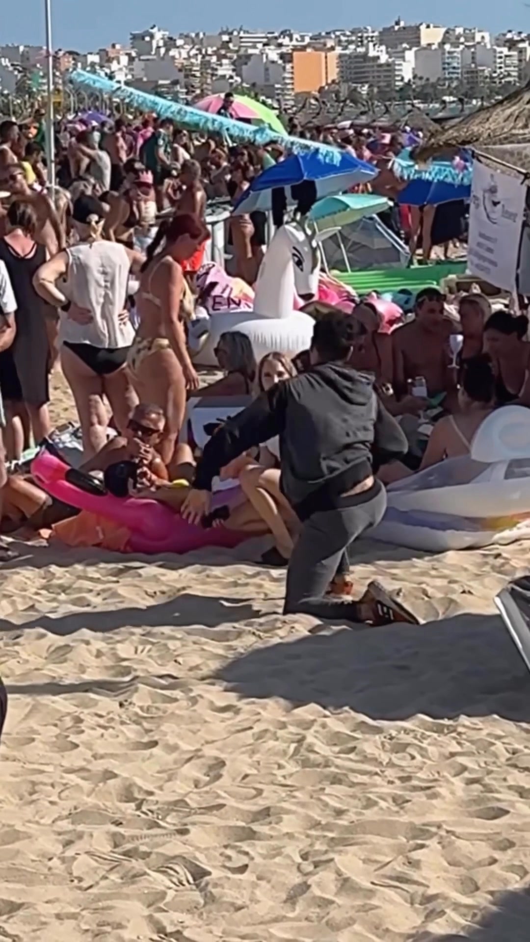 When You Finally Met Your Crush At The Beach 🥴share This Lifehack 💪