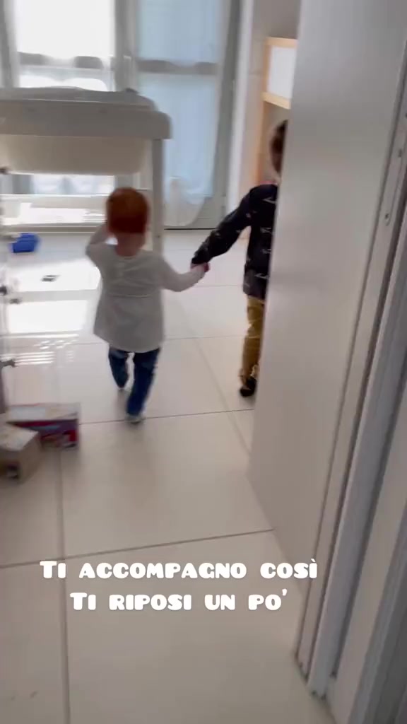 Come Ale Si Prende Cura Della Sua Sorellina ️ è Veramente Dolce 😍