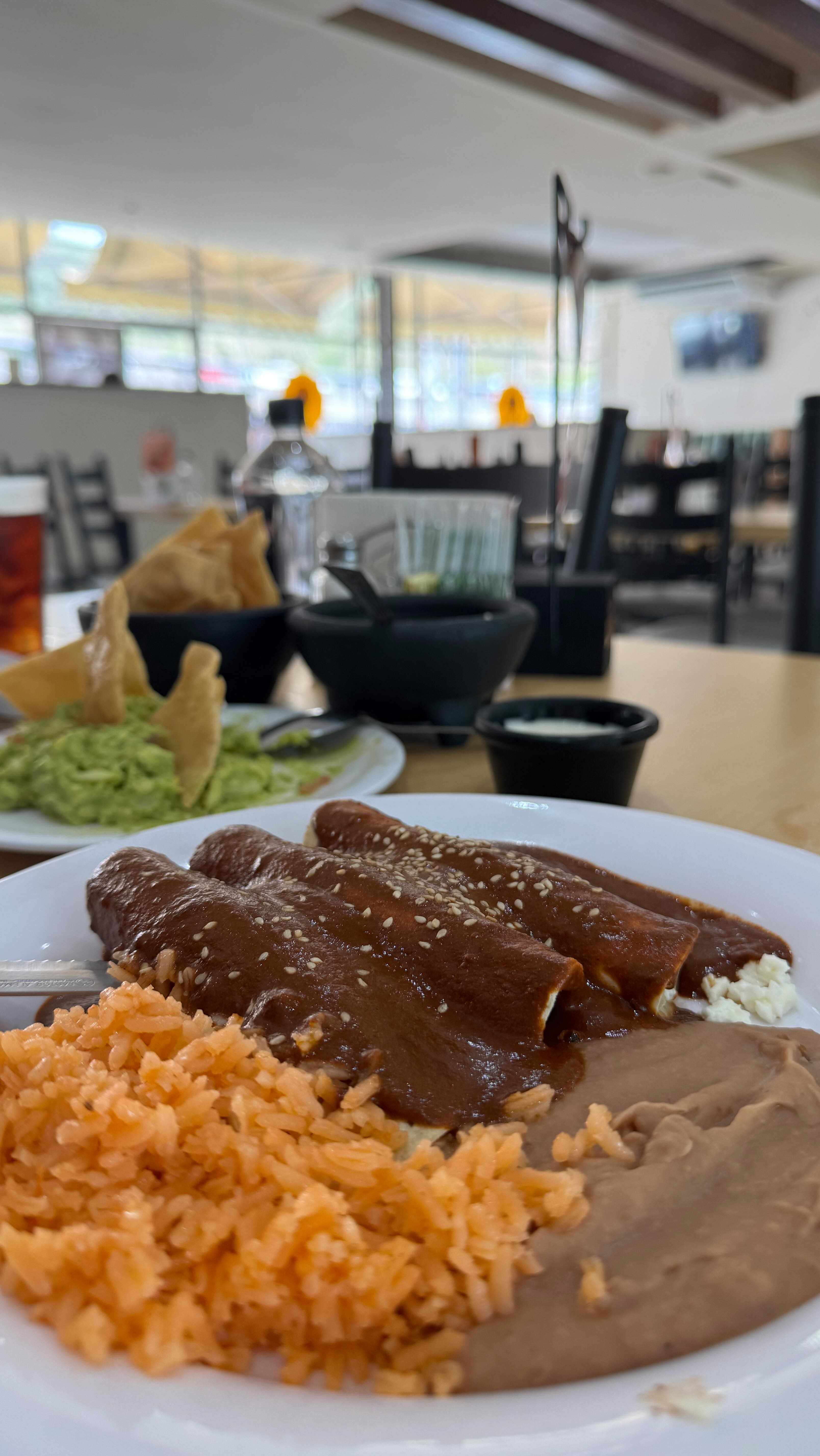 Restaurante - ¡HORA DE COMER! Te esperamos hoy en ¡Restaurante Latino ...