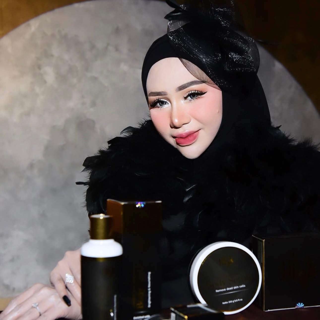 Hj Indah Wulandari