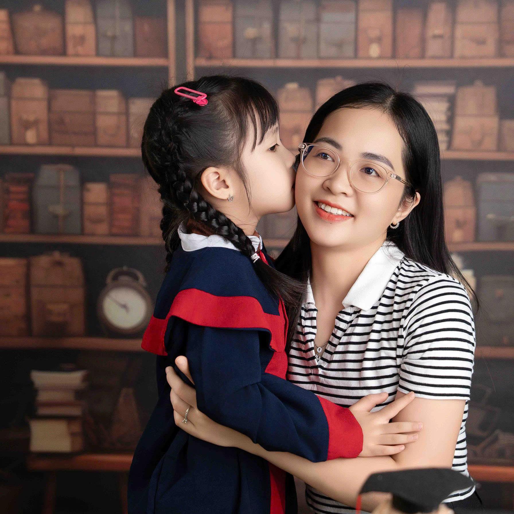 Hằng Nguyễn 8834