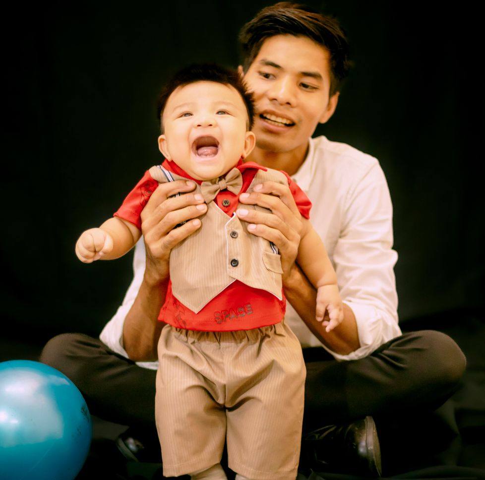 Sport 🚨 ရော်နယ်ဒိုကို လူတွေက ရွေးတယ်၊ မက်ဆီကို ဖီဖာကို ရွေးတယ