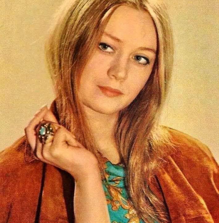 Classic - THE UNTOLD STORY BEHIND SNOW EVELYN ROBIN JULIET GIBB ...