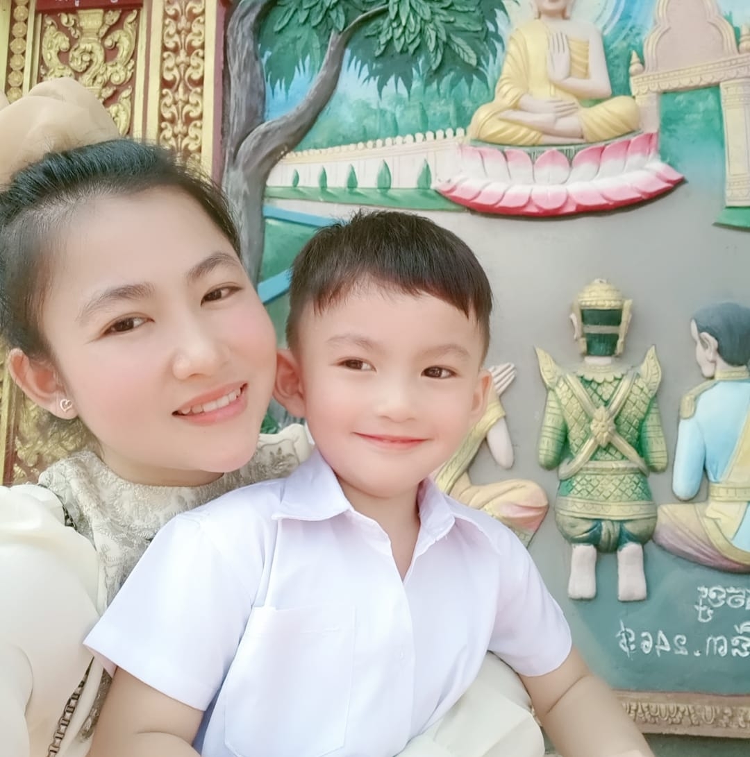 Vr លក់របស់ញុាំ ឆ្ងាញ់ៗ