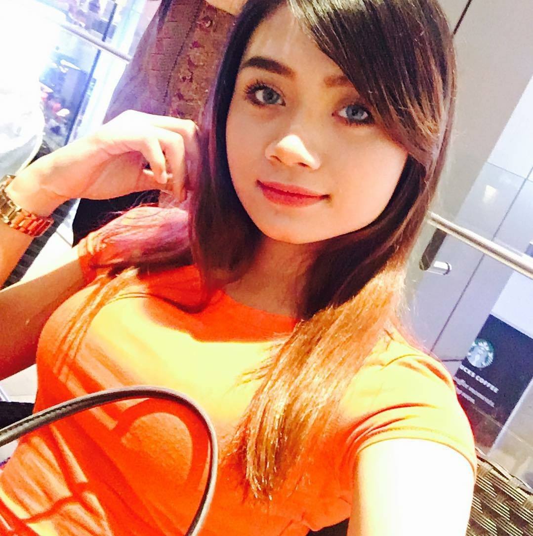 Awek Melayu Gebu