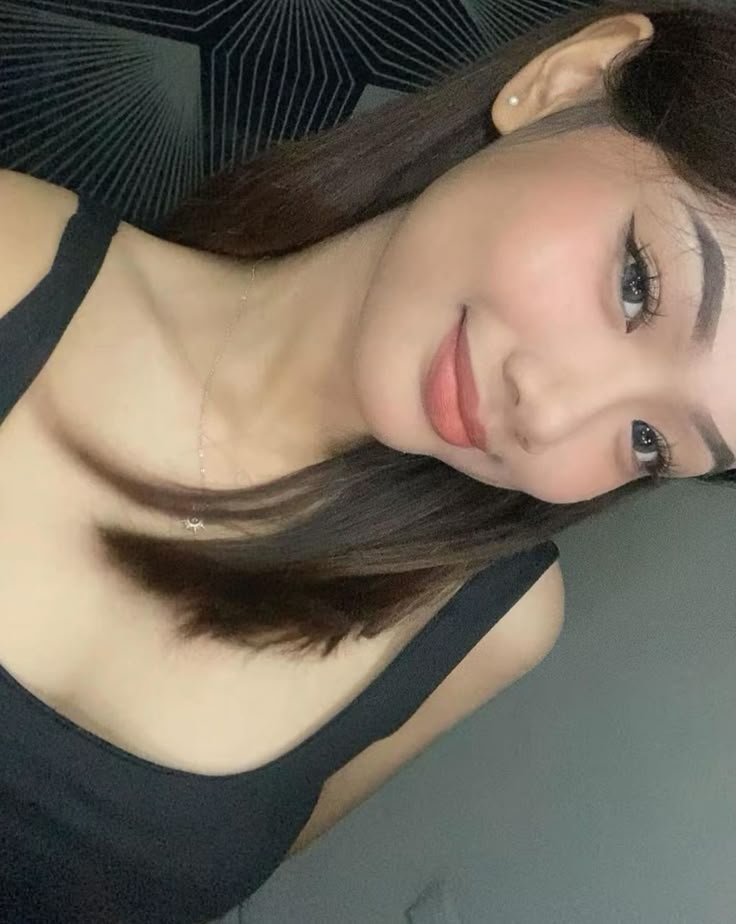 Lip Bite ツ