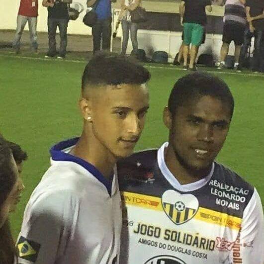L Gustavo