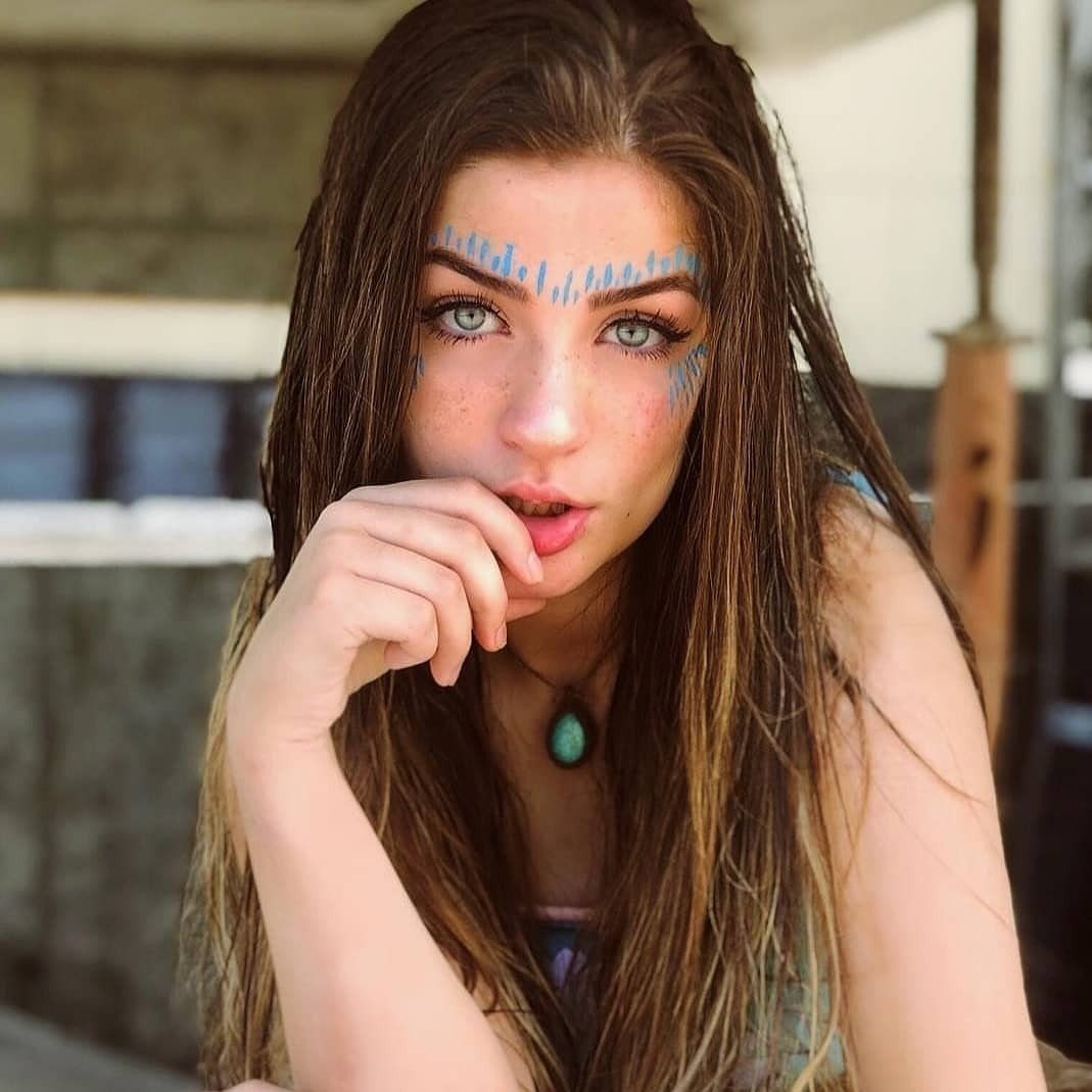 Luciana Model