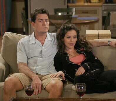 Wchs A Fun Fact Emmanuelle Vaugier Who Plays Mia” On Two And A