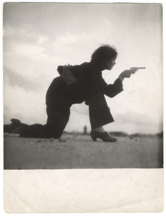 Icp International Center Of Photography Gerda Taro Was A Pioneering