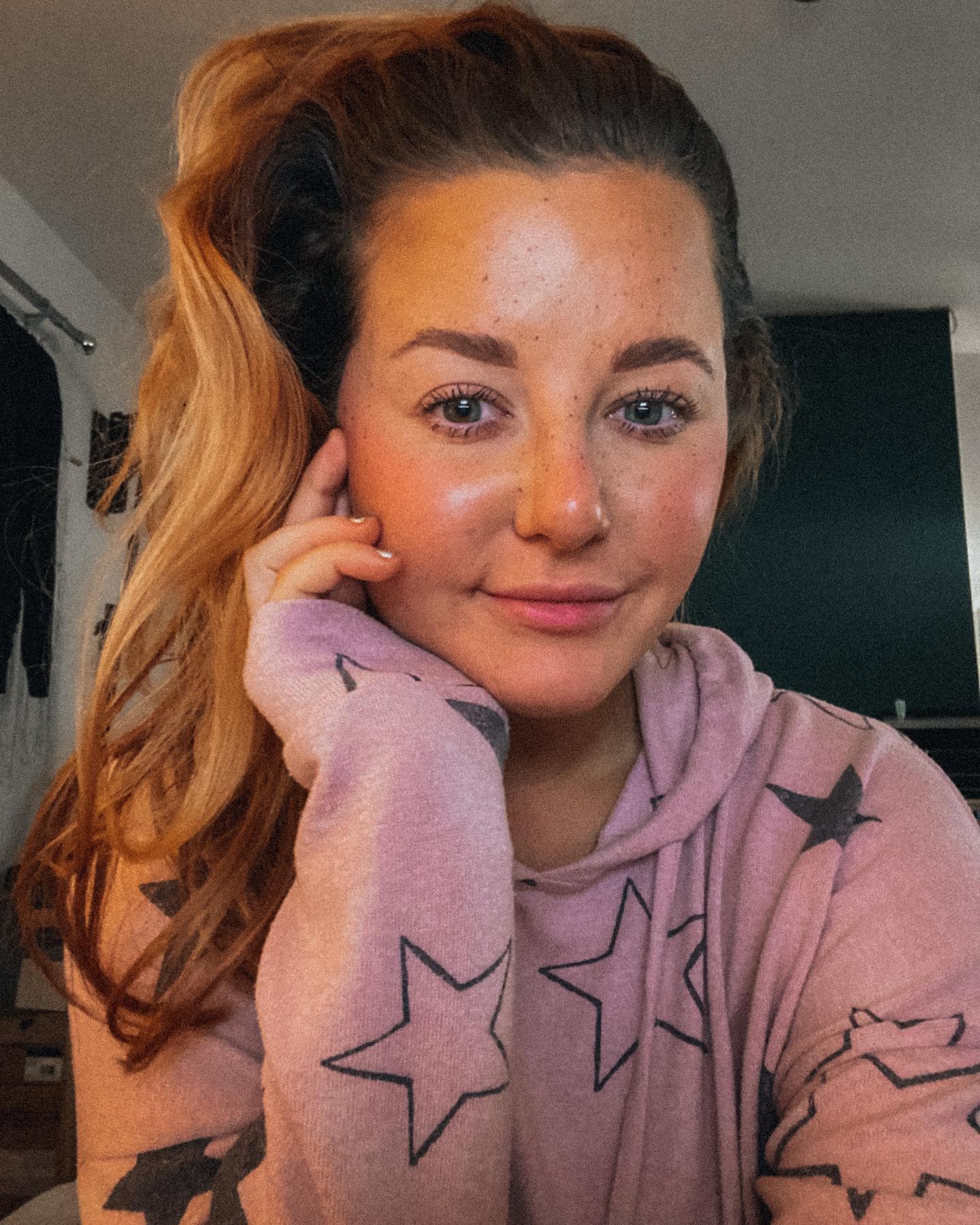 Grace Olivia Grace Olivia Added A New Photo — In 3847