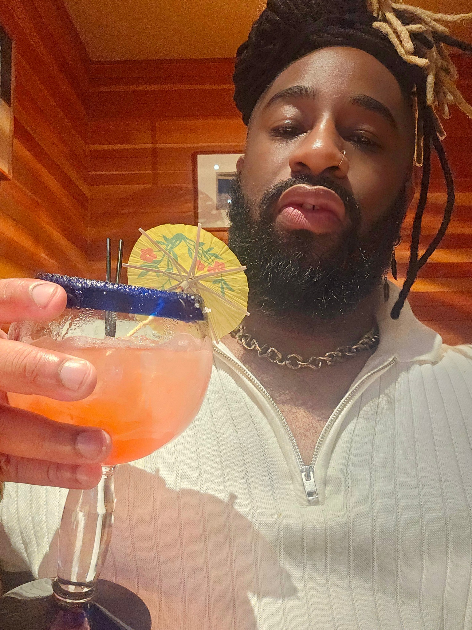 Andràe Enjoying Myself In New York 😌 Ill Drink To That 🍸 Empire State