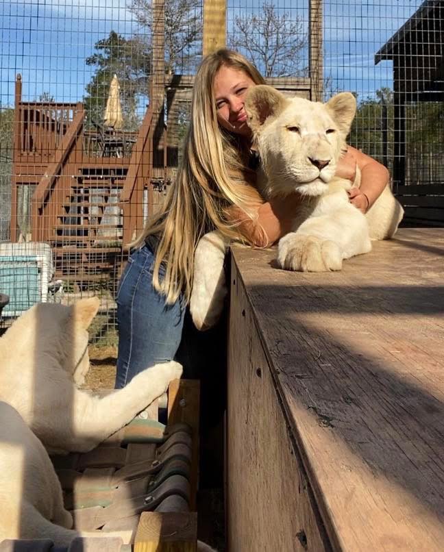 Safari Sammie Safari Sammie Added A New Photo