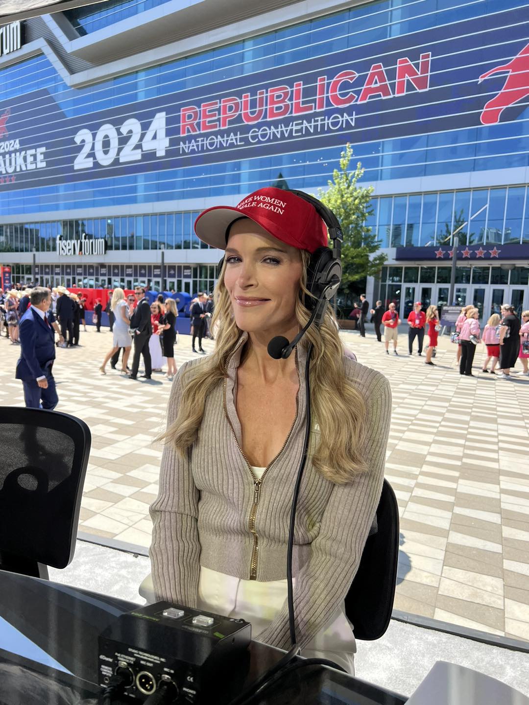 Megyn Kelly Megyn Kelly Added A New Photo 3036
