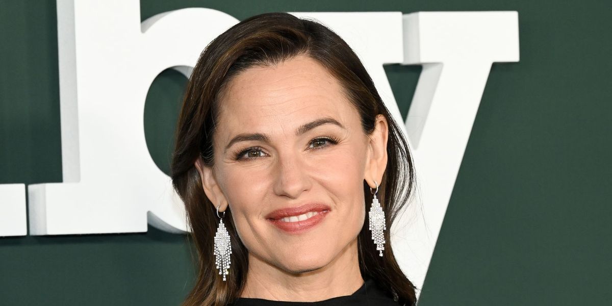 Shape Jennifer Garner Recently Wore The Brooks Glycerin 22 Sneakers
